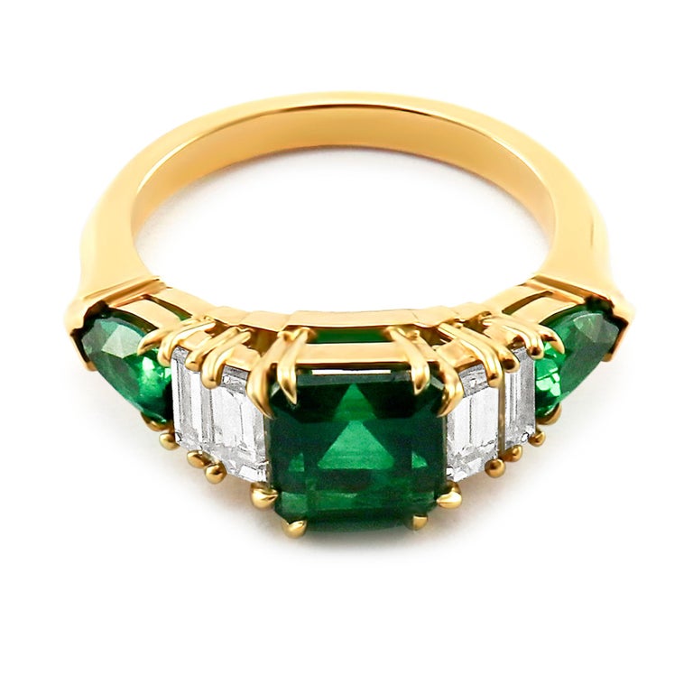 Geometrical Yellow Gold Emerald and Diamond Ring For Sale at 1stDibs