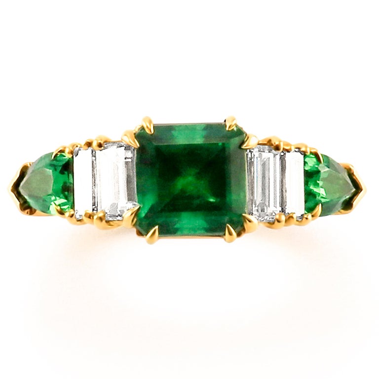Geometrical Yellow Gold Emerald and Diamond Ring For Sale at 1stDibs