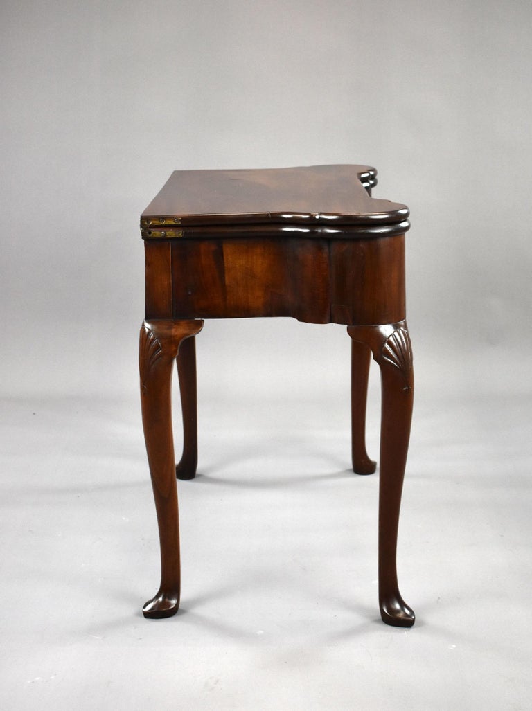 18th Century Irish George II Mahogany Card Table For Sale at 1stDibs