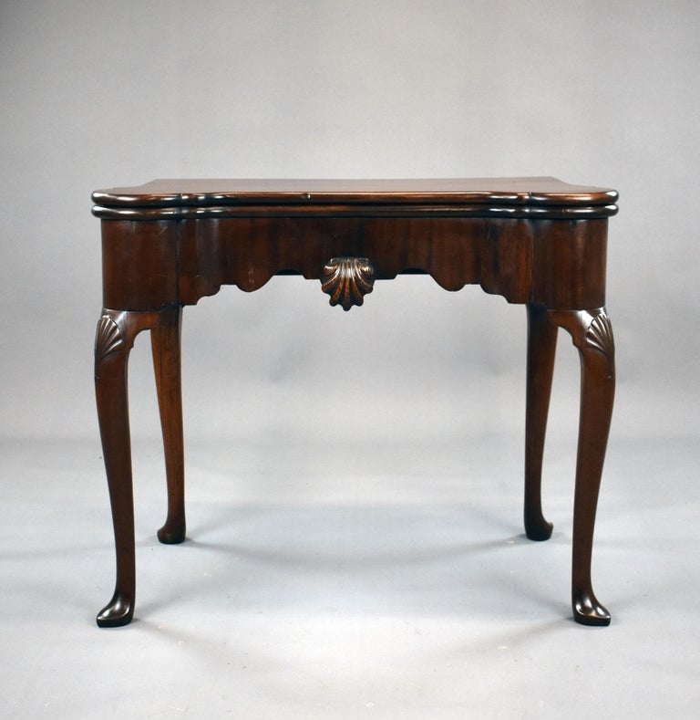 18th Century Irish George II Mahogany Card Table For Sale at 1stDibs