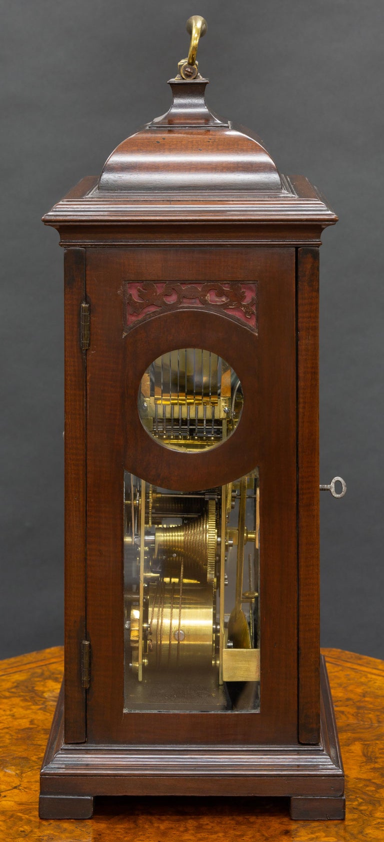 Pendule à fusée anglaise George II à quarts de sonnerie par John Pyke ...