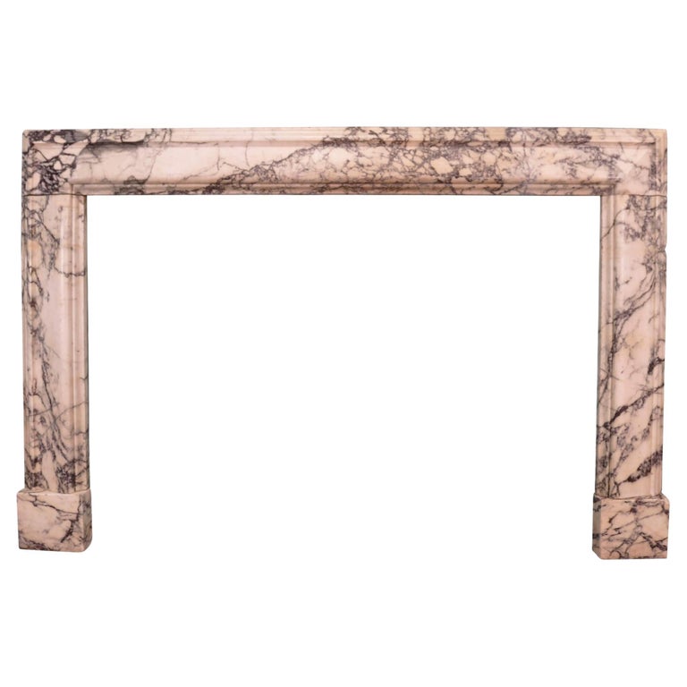 Cheminée en marbre brèche violette de style Bolection George III - En ...