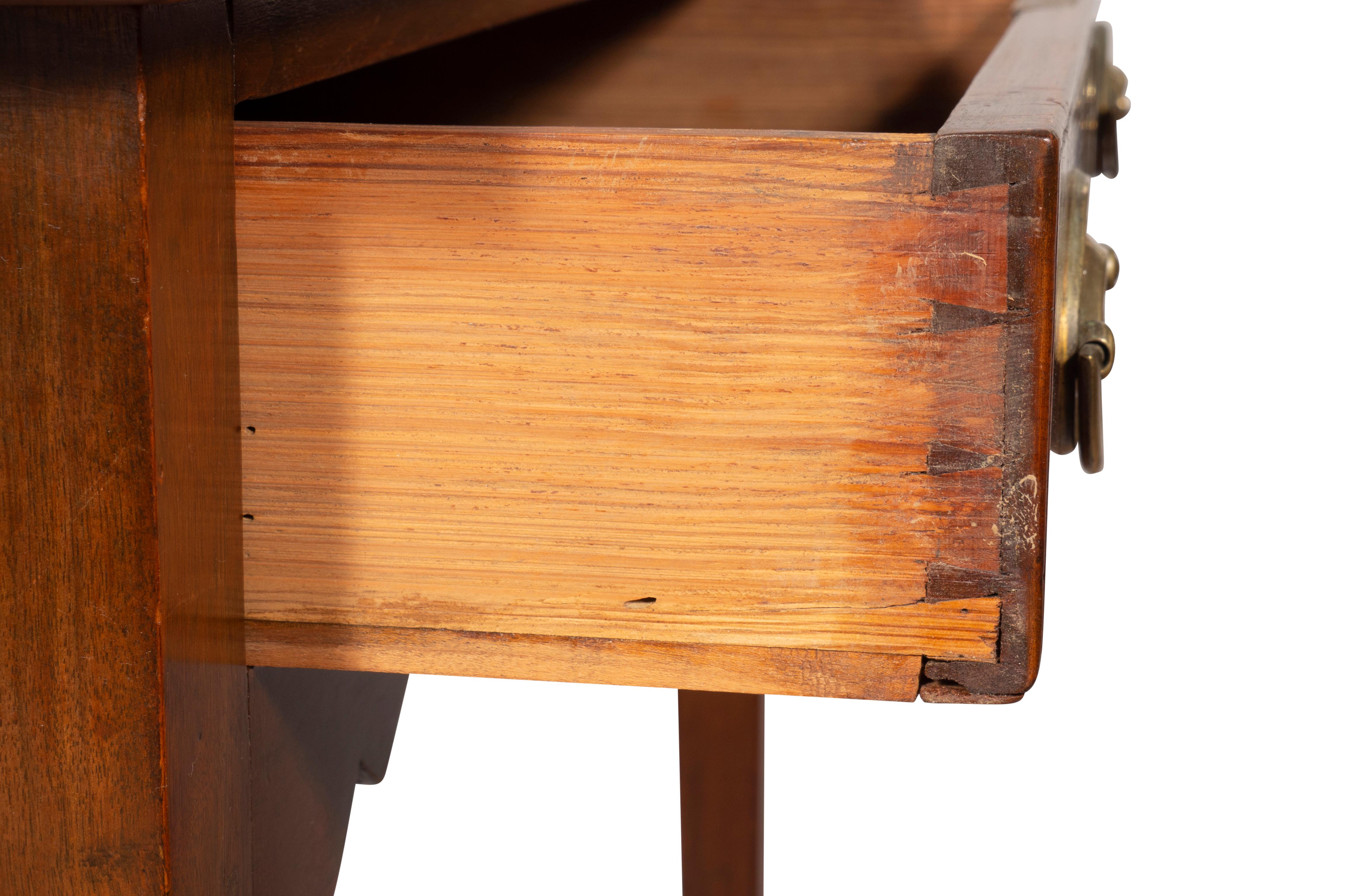 George III Mahogany Side Table For Sale at 1stDibs