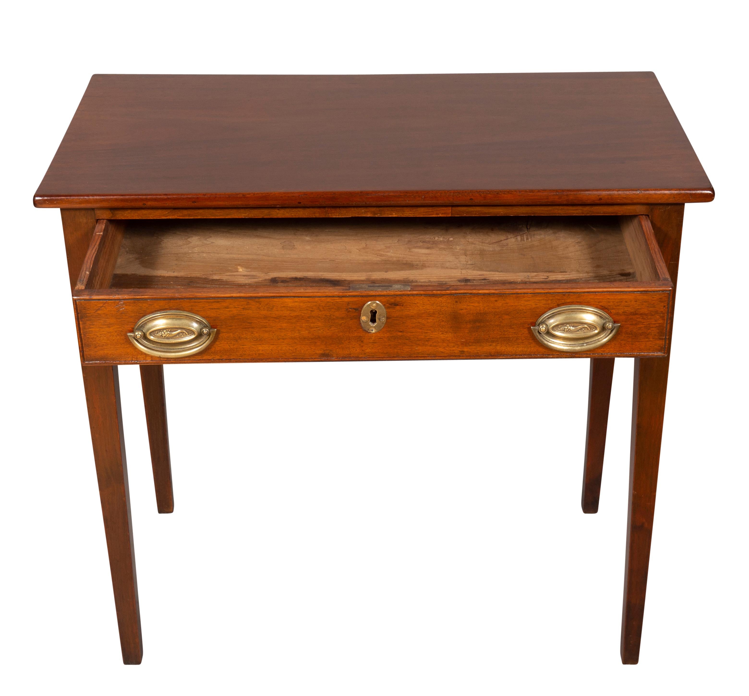 George III Mahogany Side Table For Sale at 1stDibs