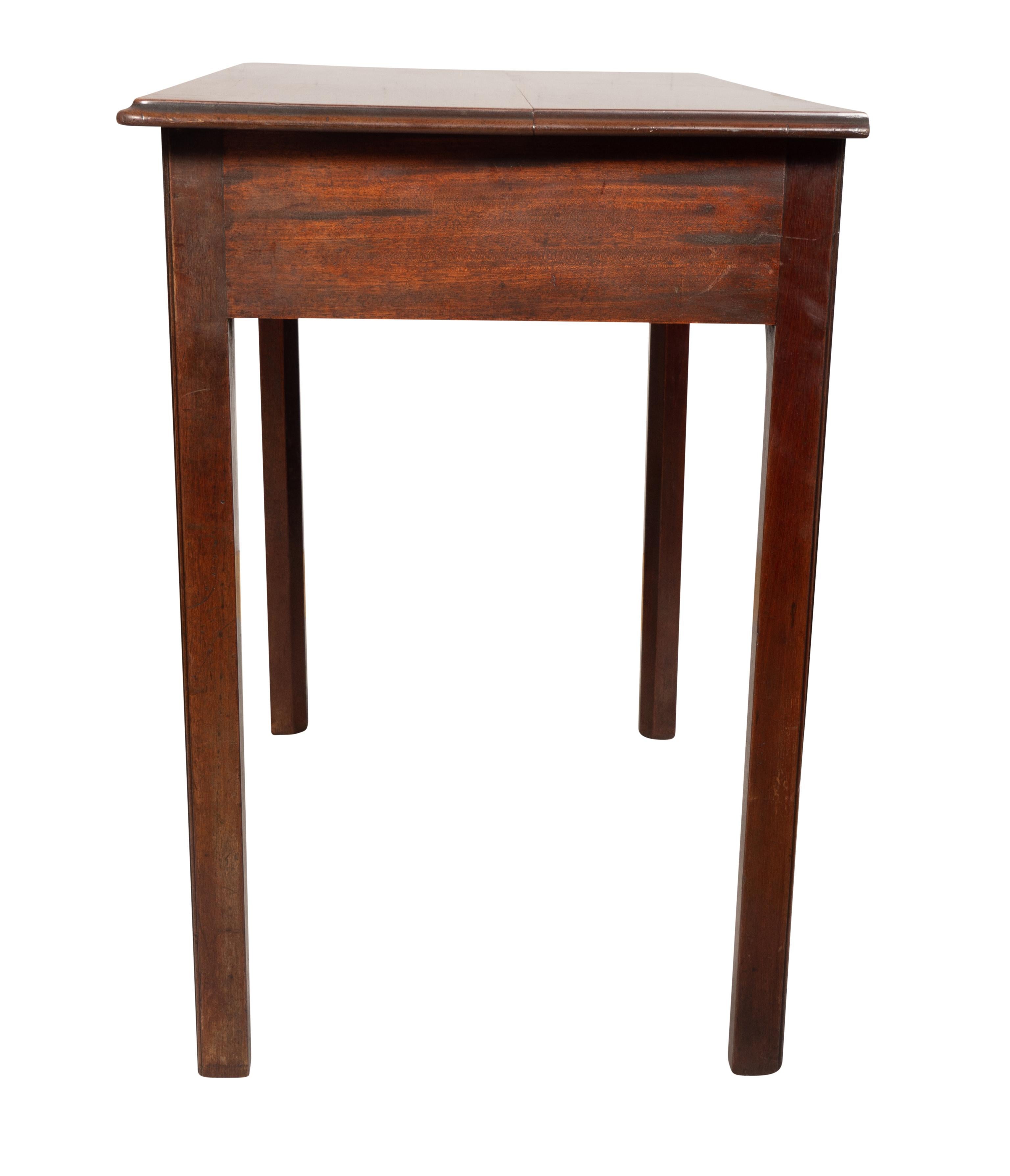 George III Mahogany Side Table For Sale at 1stDibs