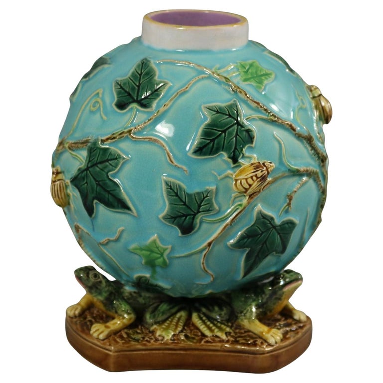 George Jones Majolica Frogs Vase at 1stDibs
