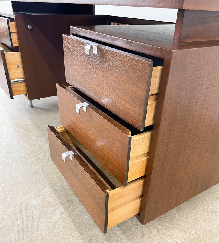 George Nelson EOG Executive Office Group Desk at 1stDibs