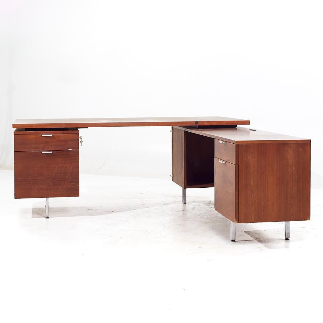 George Nelson for Herman Miller MCM Walnut and Formica Corner Executive ...