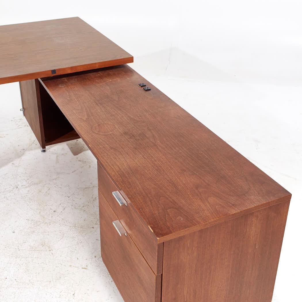 George Nelson for Herman Miller MCM Walnut and Formica Corner Executive ...