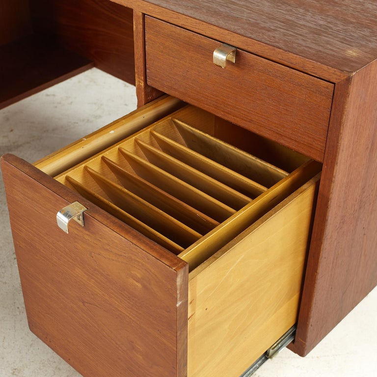 George Nelson for Herman Miller Mid Century Walnut Corner Executive ...