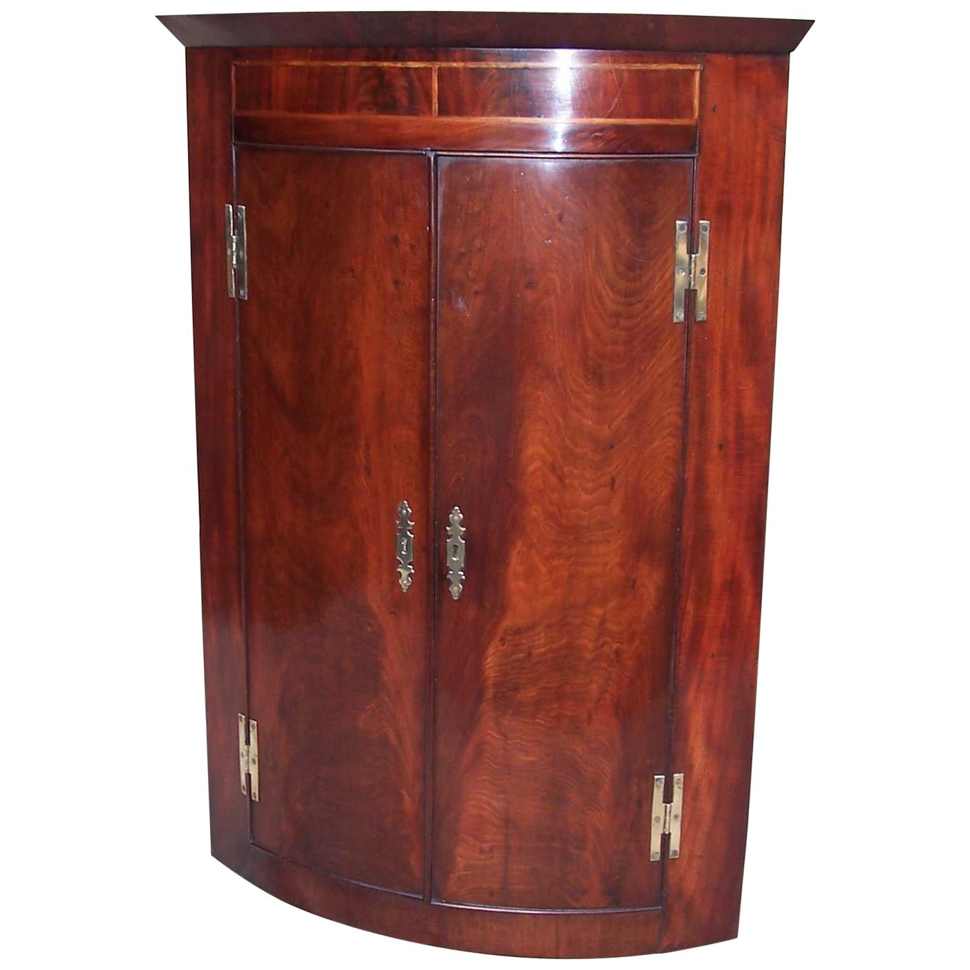 Georgian Style Mahogany Corner Cupboard For Sale at 1stDibs