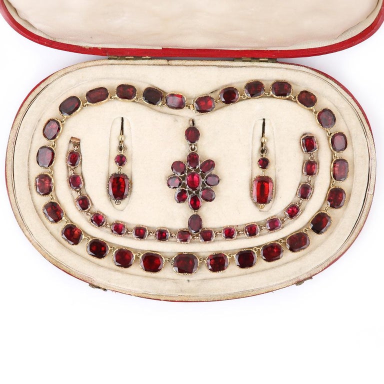 Georgian Almandine Garnet Parure 18ct Gold circa 1820 in Original ...