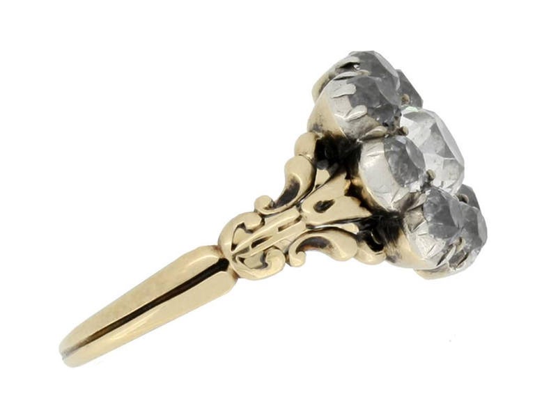 Georgian Diamond Cluster Ring circa 1830 For Sale at 1stdibs