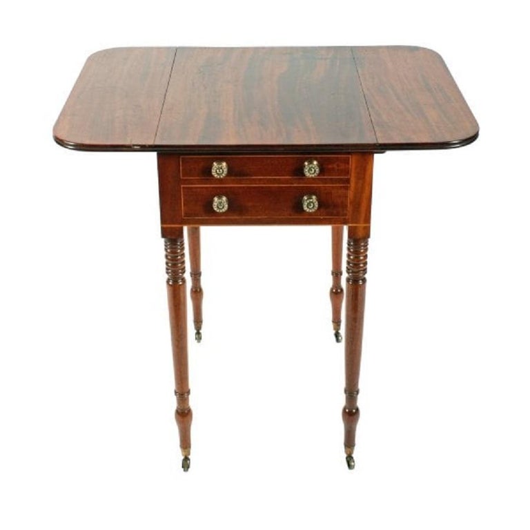 Georgian Drop Leaf Lamp Table, 19th Century For Sale at 1stDibs