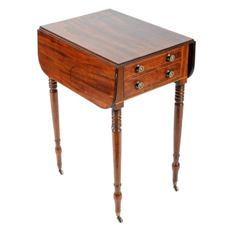 Georgian Drop Leaf Lamp Table, 19th Century For Sale at 1stDibs