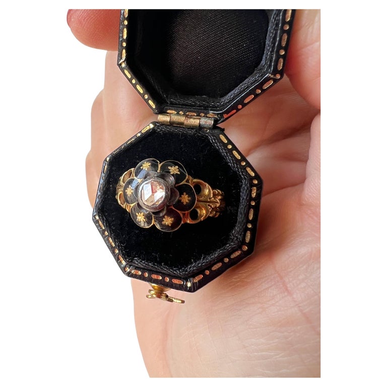 Georgian era 18K gold black enamel diamond flower ring For Sale at 1stDibs