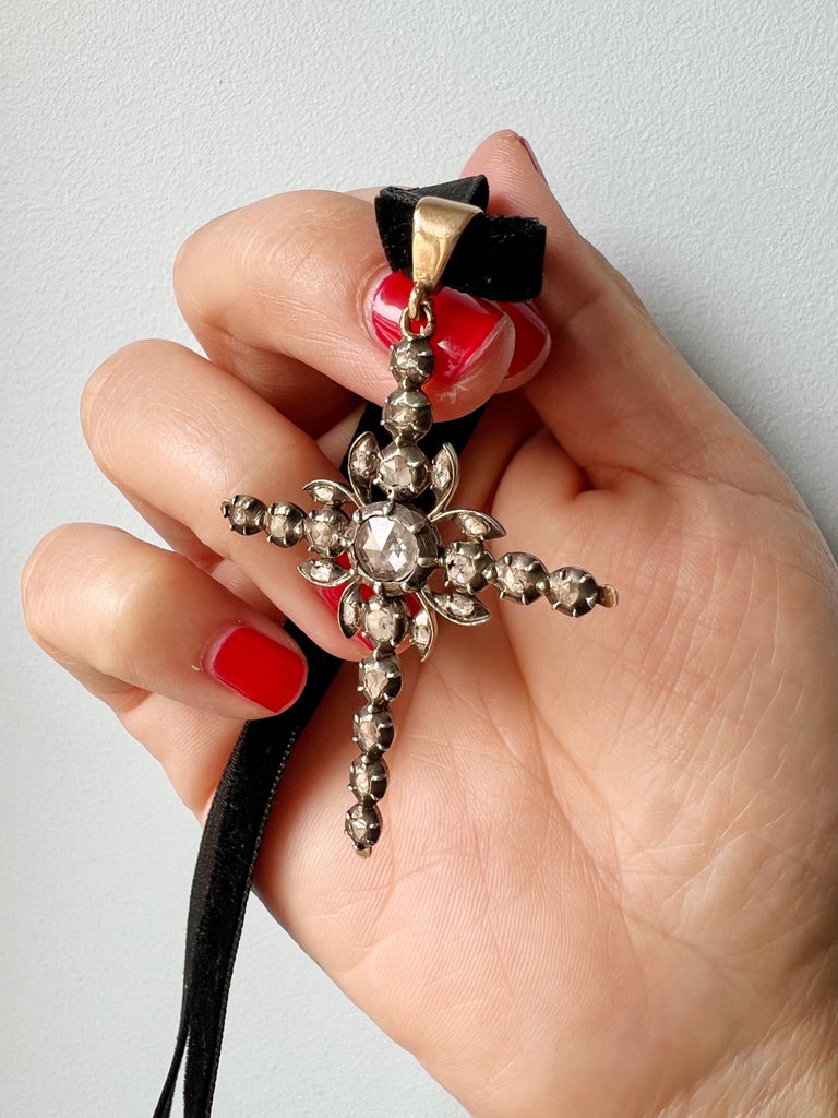 Georgian Era Rose Cut Diamond Flemish Cross Pendant For Sale at 1stDibs