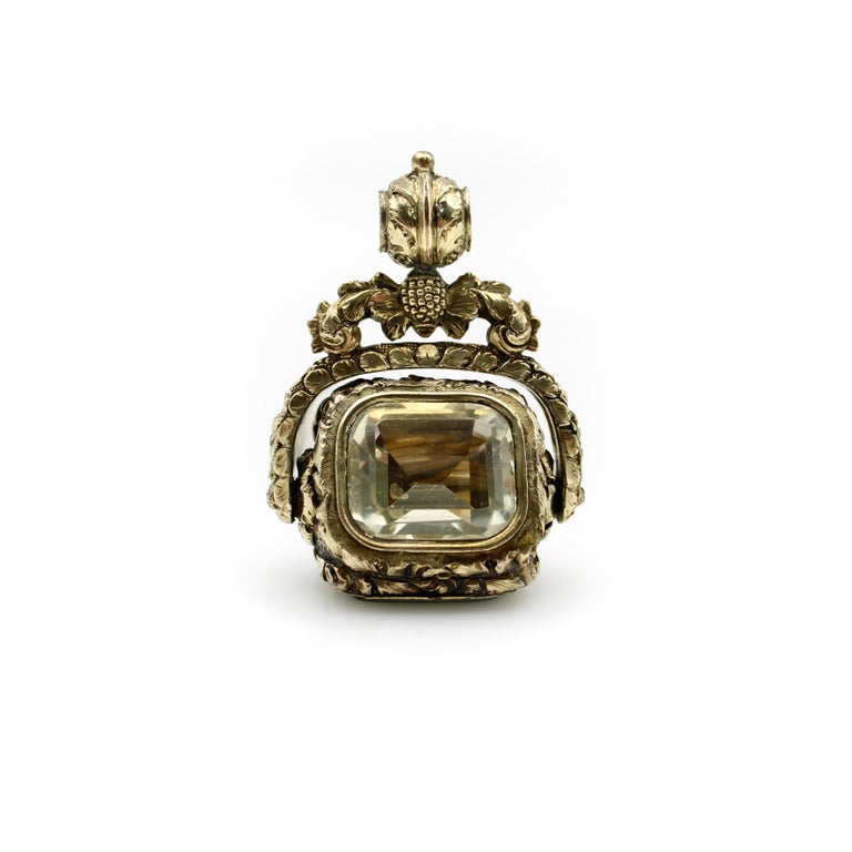 Georgian Extra Large Gold-Cased Spinner Fob For Sale at 1stDibs