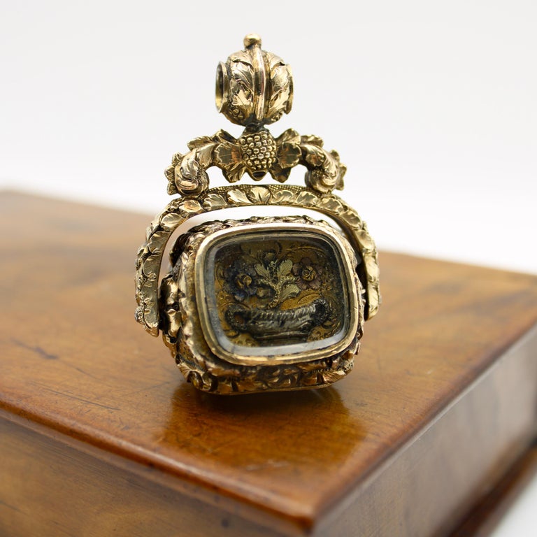 Georgian Extra Large Gold-Cased Spinner Fob For Sale at 1stDibs