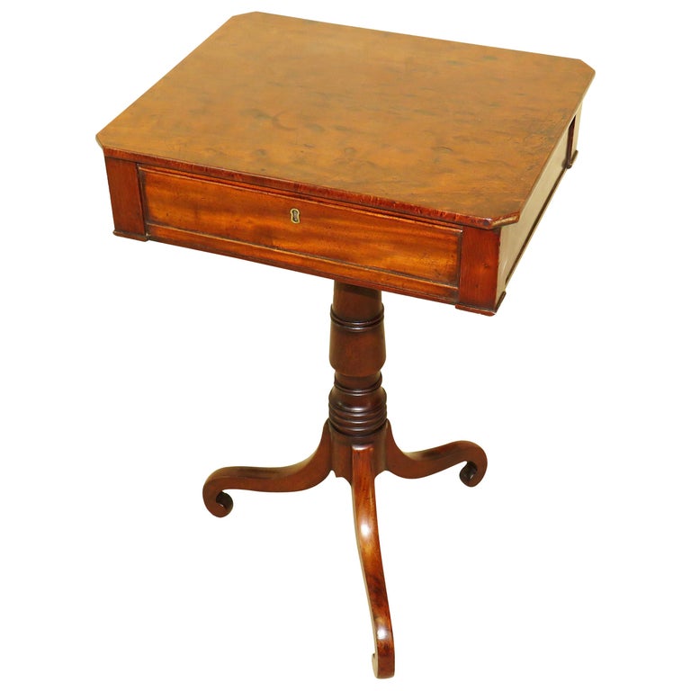 Georgian Mahogany 19th Century Oblong Lamp Table For Sale at 1stDibs