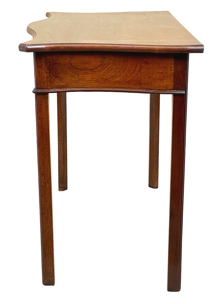Georgian Mahogany Serpentine Side Table For Sale at 1stDibs