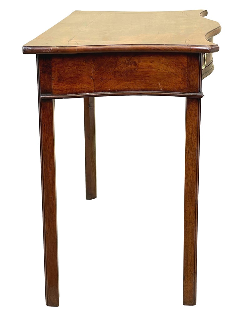 Georgian Mahogany Serpentine Side Table For Sale at 1stDibs