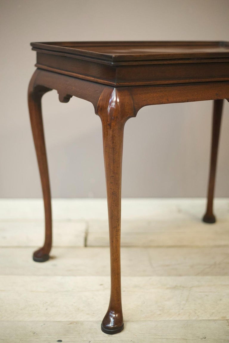 Georgian Mahogany Silver Table with Cabriole Legs For Sale at 1stDibs