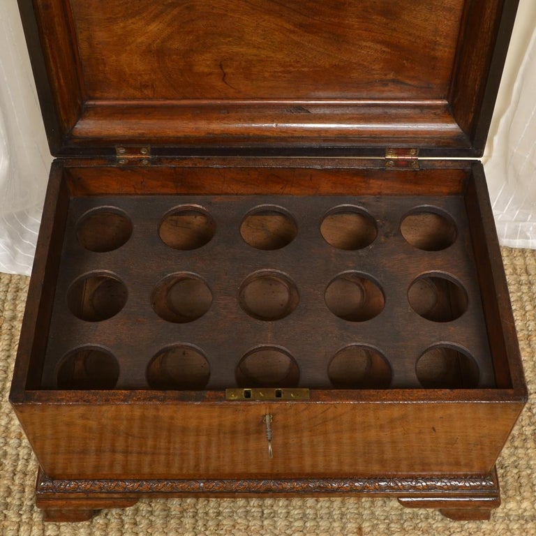 Georgian Mahogany Small Antique Cellarette For Sale at 1stDibs