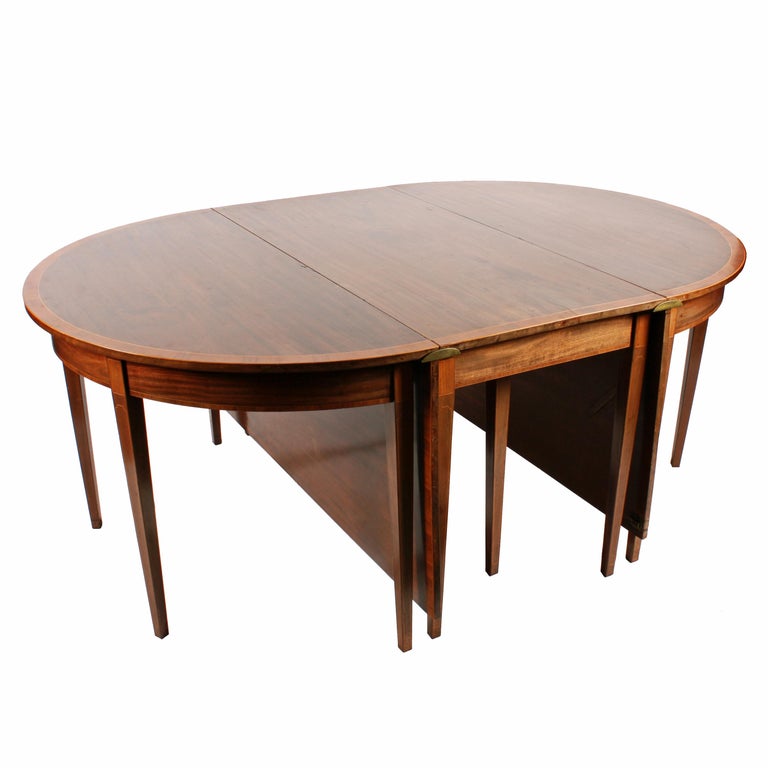 18th Century Georgian Cross Banded and Inlaid Mahogany Three Part Dinig ...