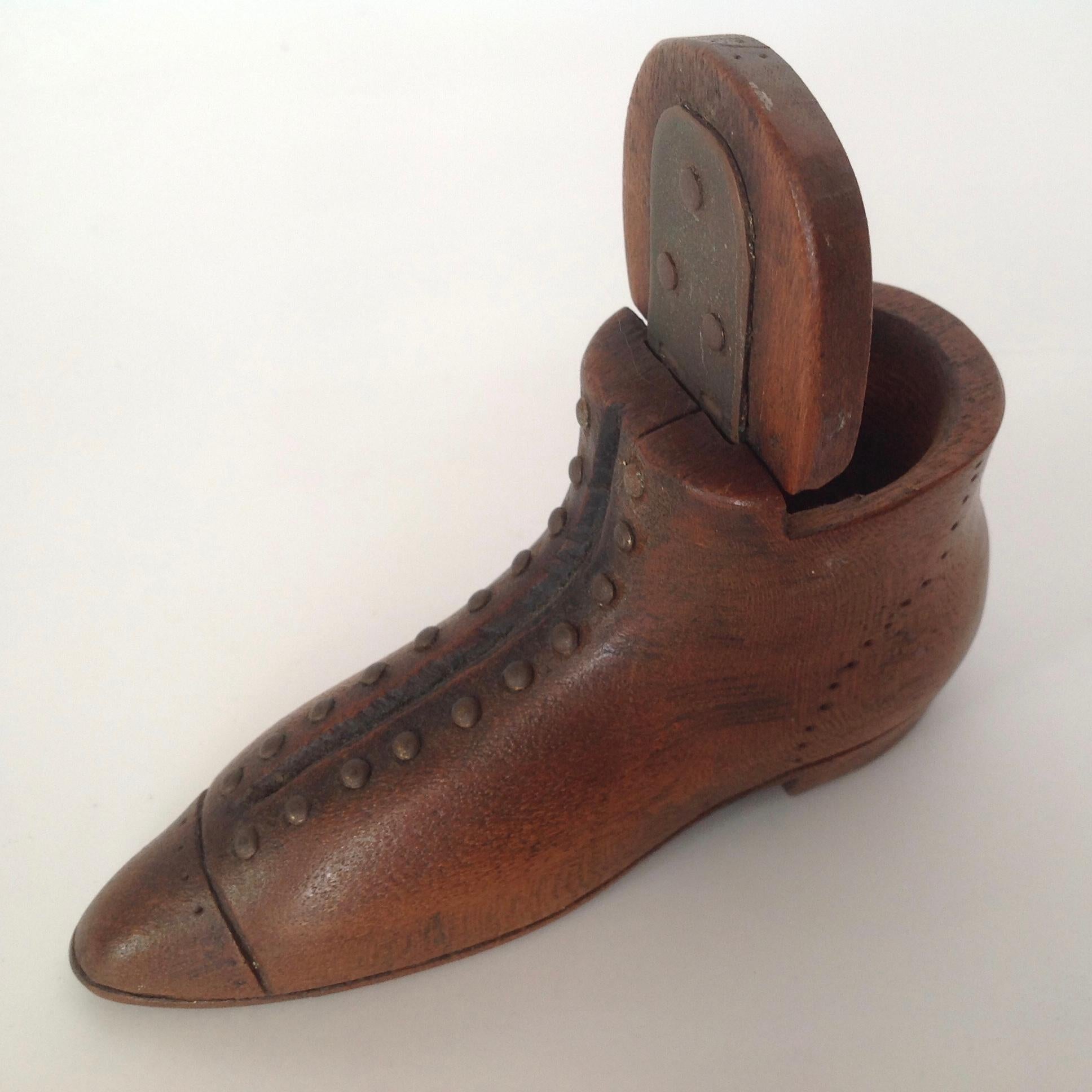 Georgian Snuff Box in the Form of a Shoe For Sale at 1stDibs