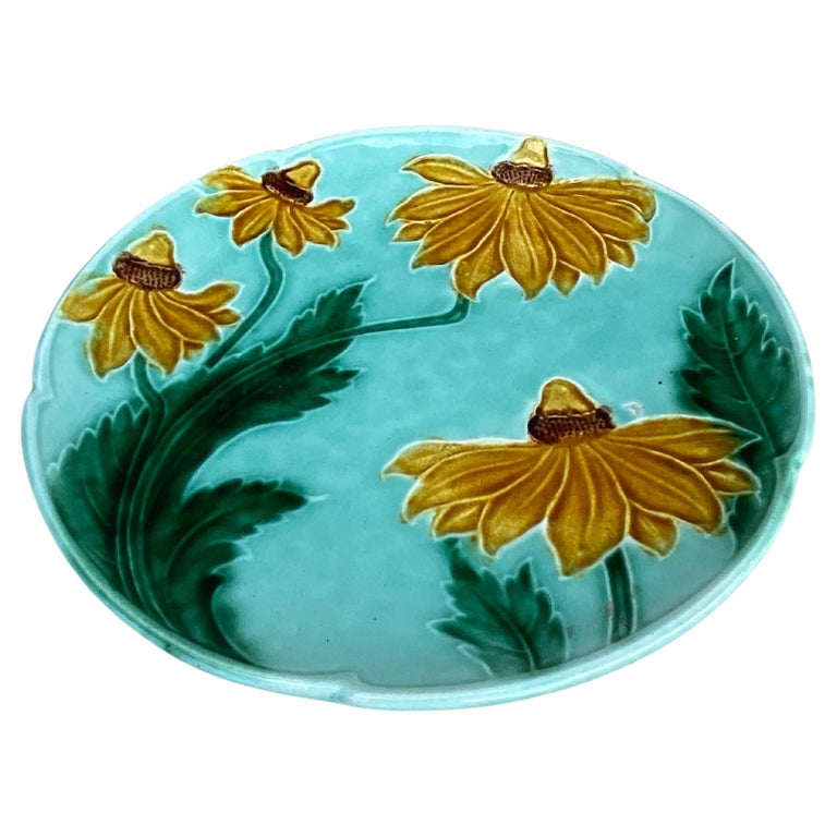 German Majolica Black-Eyed Susan Plate, Circa 1900 For Sale at 1stDibs