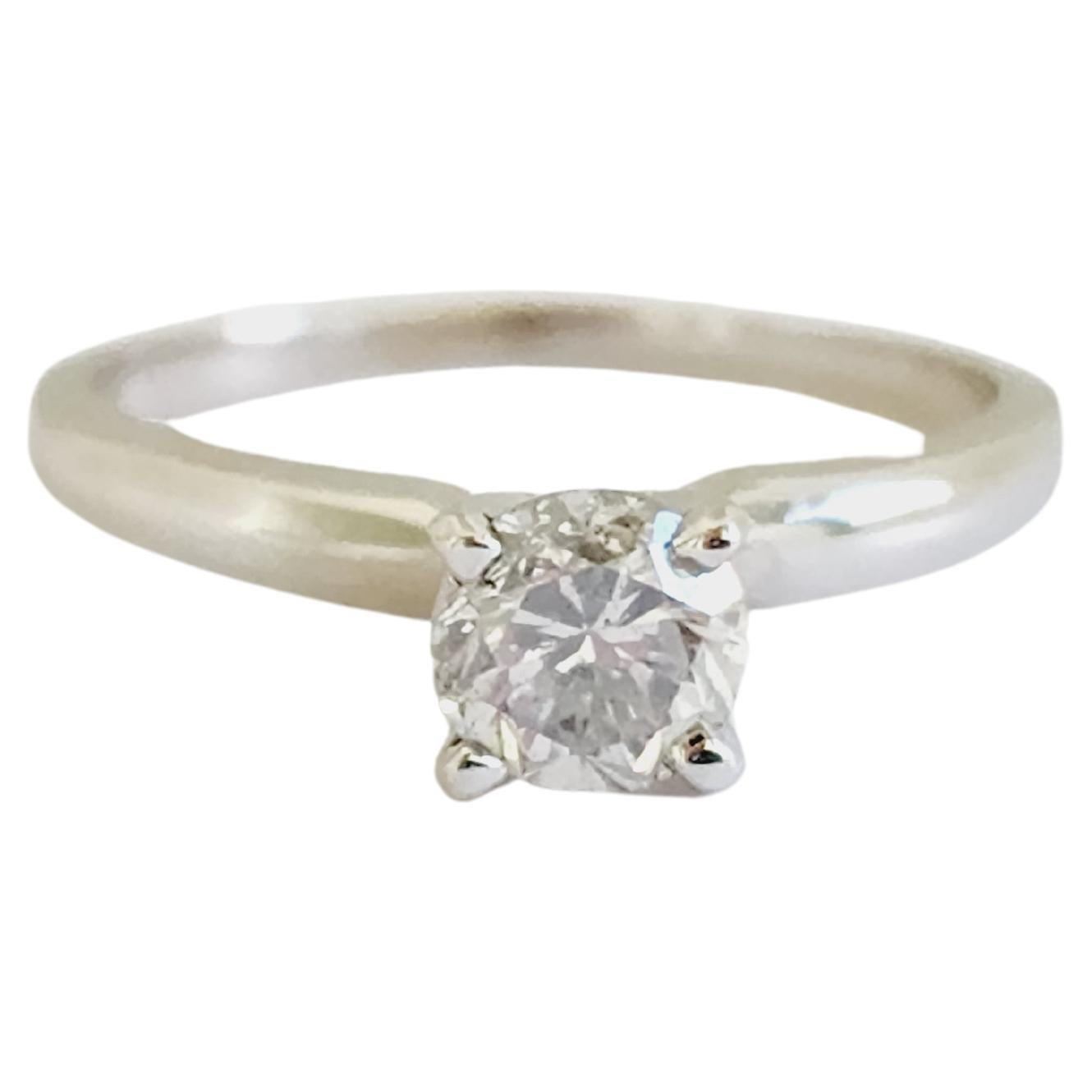 18 Karat White Gold 0.57 Carat Diamond Solitaire Ring 2.8g For Sale at ...