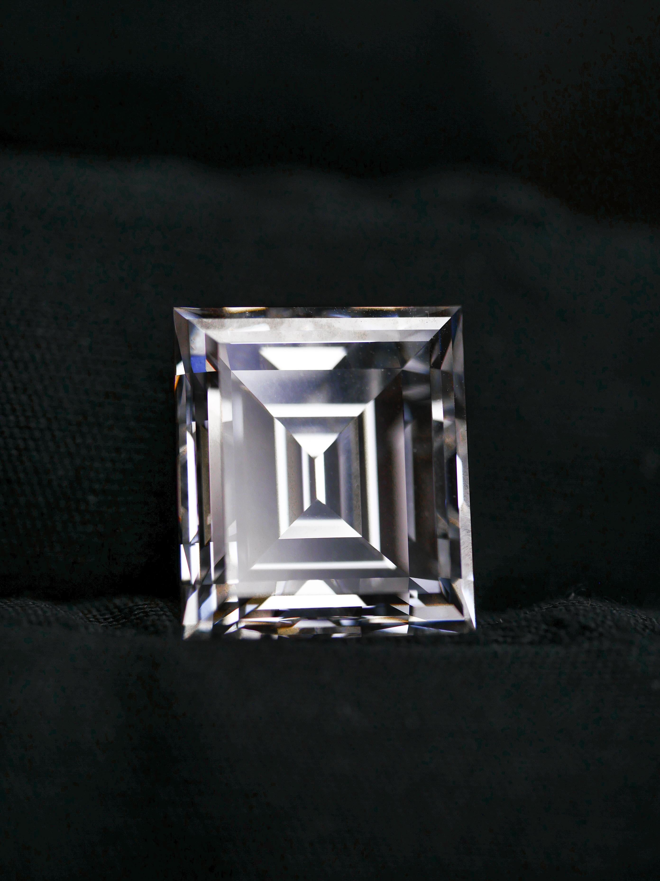 GIA Certified 10.03 Rectangular Step, Carre Cut VVS1 Diamond For Sale ...