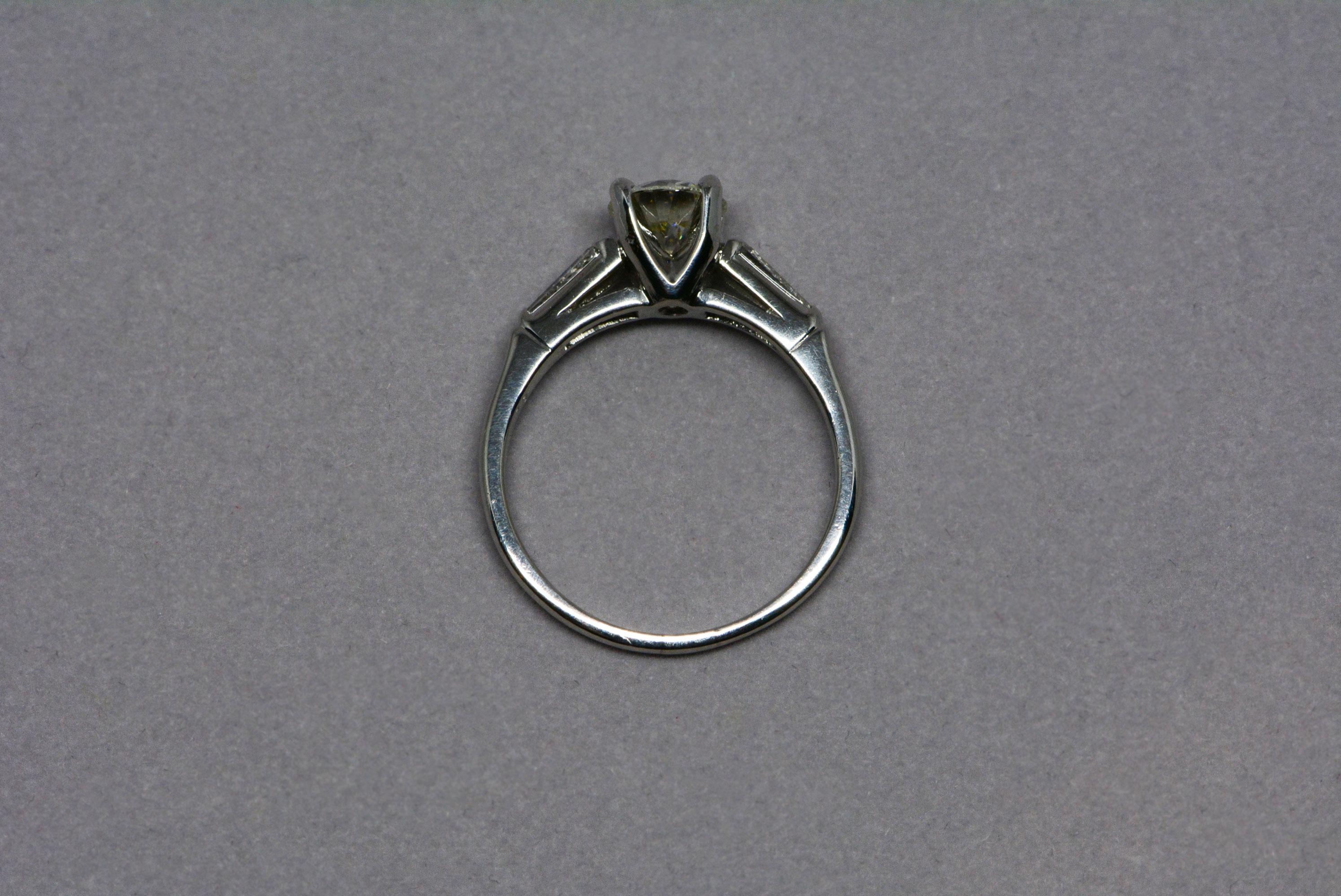 GIA Certified 1.12 Carat Diamond Solitaire Platinum Ring For Sale at ...