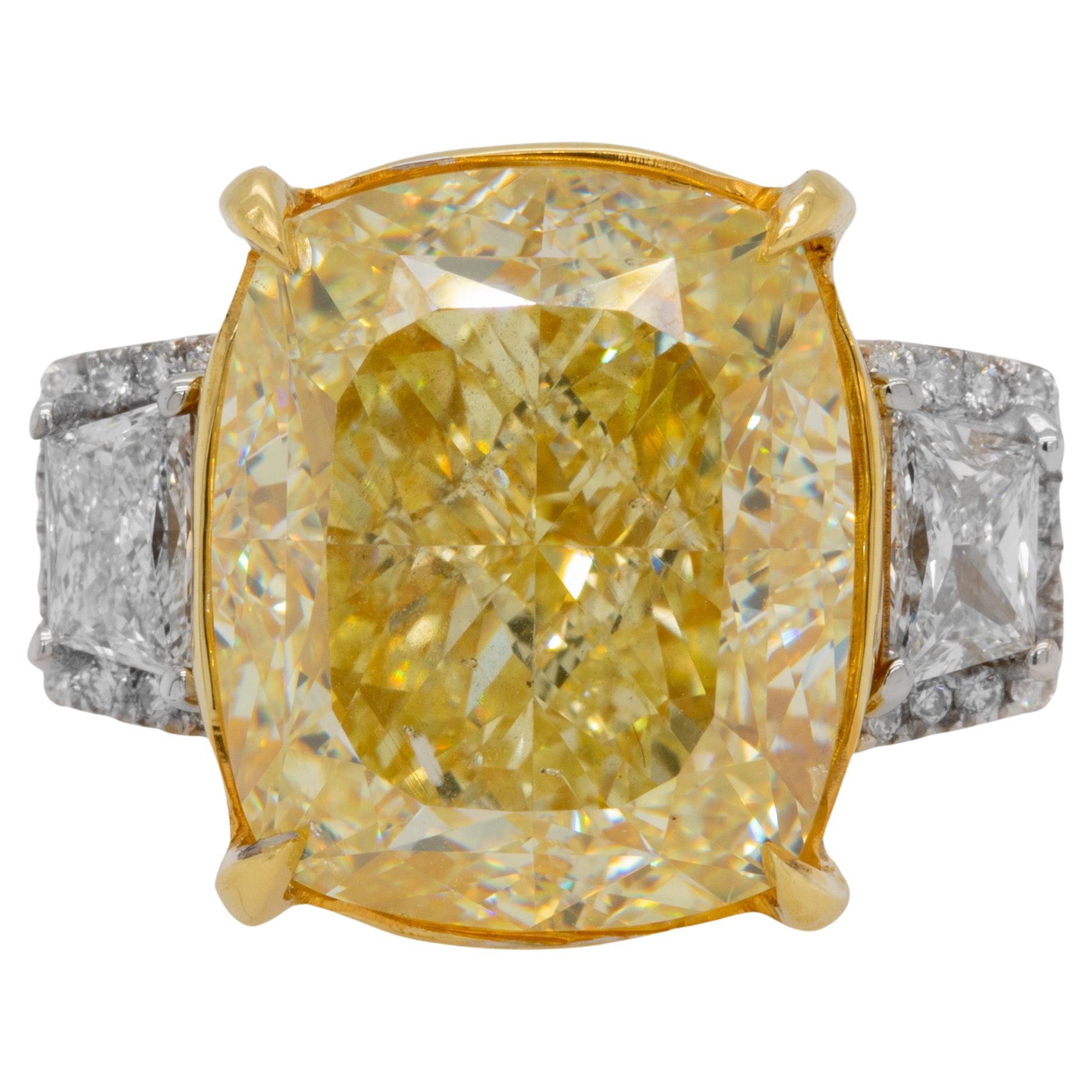 Unique GIA Fancy Light Yellow Diamond Engagement Ring For Sale at 1stDibs