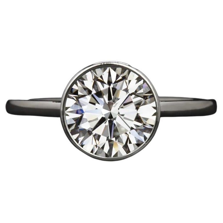 Bague à chaton de 2 carats de taille ronde certifiée GIA En vente sur ...