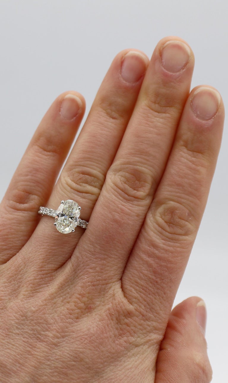 GIA Certified 3.20 Carat Oval K SI1 Diamond Engagement Ring For Sale at ...