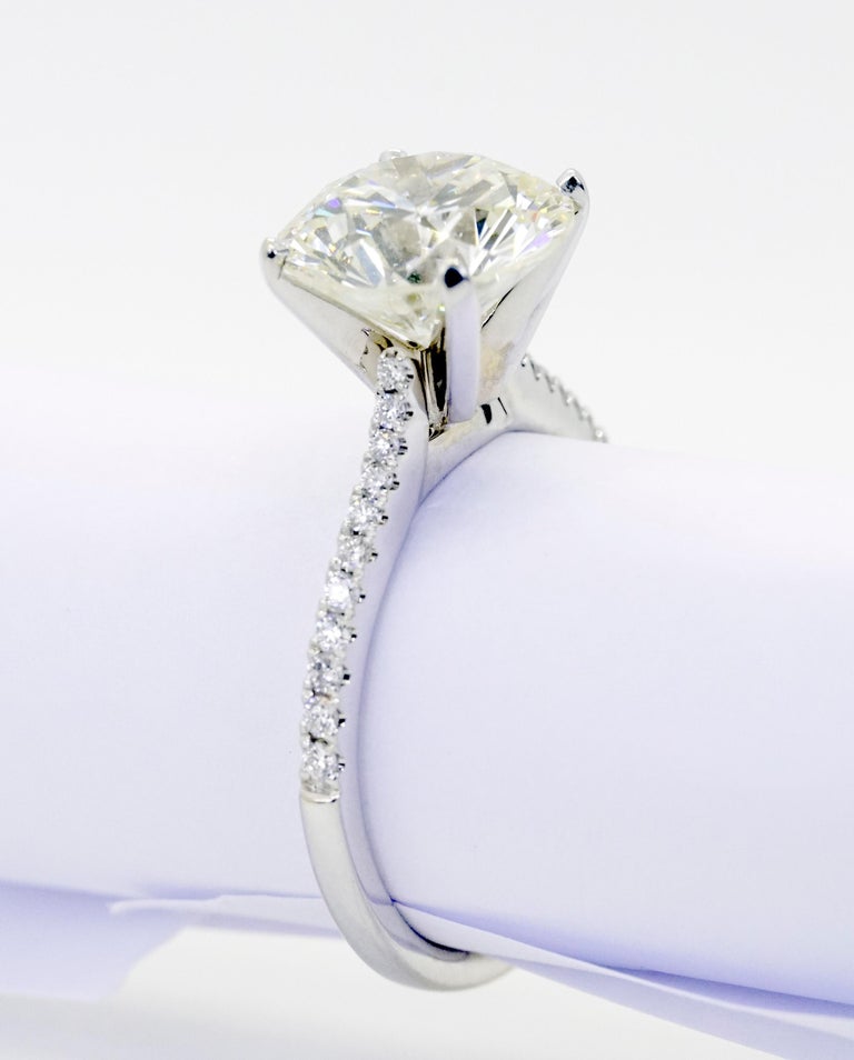 GIA Certified 3.25 Carats Round Brilliant Cut Engagement Ring at 1stDibs