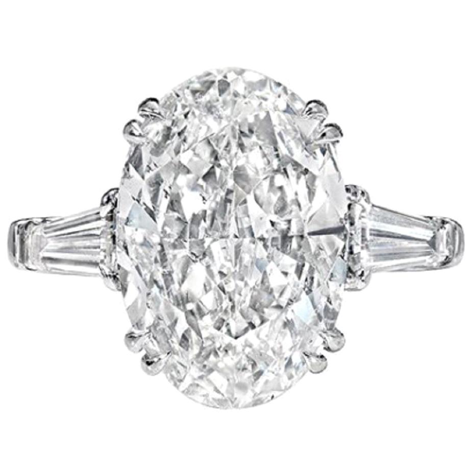 Anello con diamante marquise da 5,65 carati di colore E e purezza VS2 ...