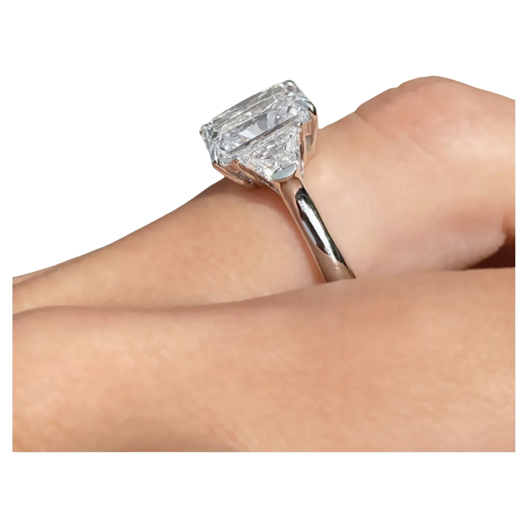 GIA Certified 5.40 Carat Old Mine Cut Diamond Impressive Ring For Sale ...