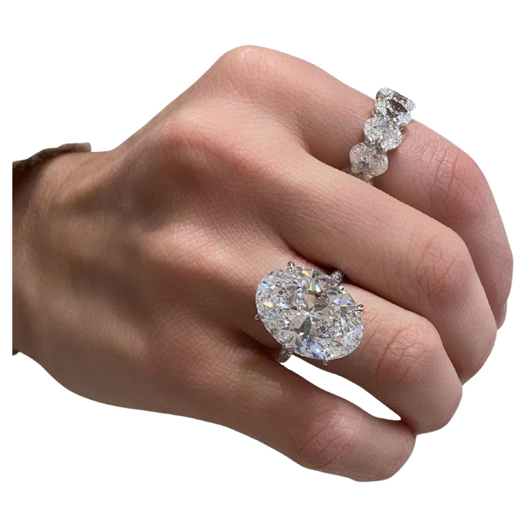 GIA Certified 9 Carat Oval Cut Diamond Solitaire Ring D Color VS2 ...