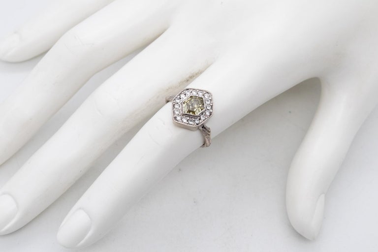 Gia Certified Engagement Ring 18kt Gold 2.05 Cts Hexagonal Green Yellow ...
