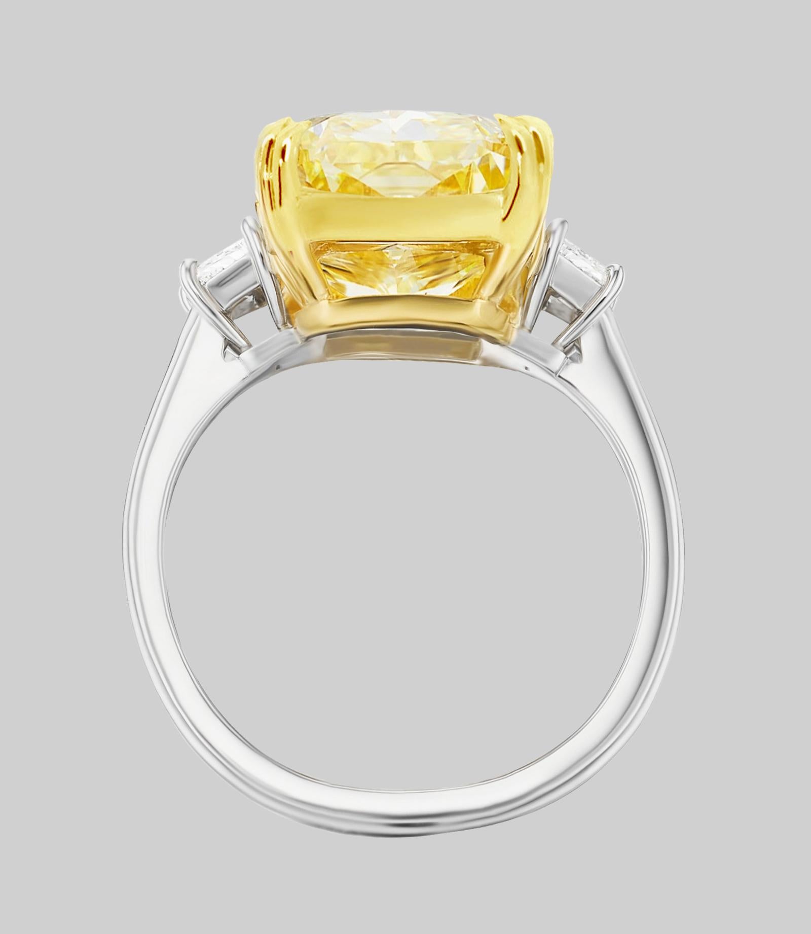 GIA Certified Fancy Yellow Diamond Solitaire Ring For Sale at 1stDibs