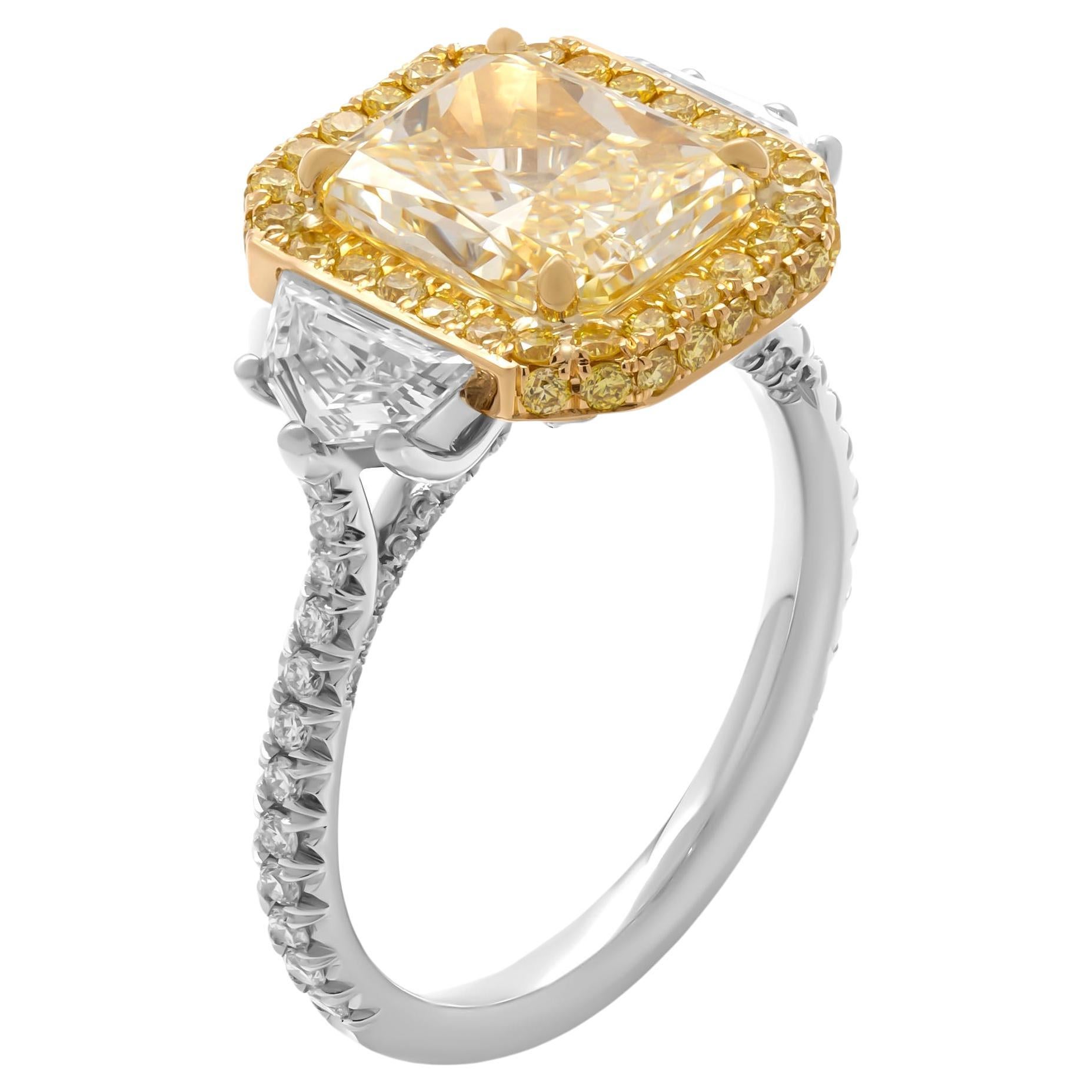 GIA Certified 6.02ct Fancy Light Yellow VS1 Oval Cut Three Stone Ring ...