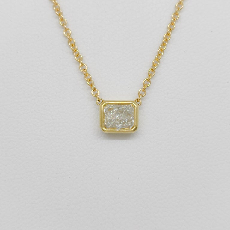 GIA White Diamond Radiant Pendant Necklace in 18k Yellow Gold For Sale ...