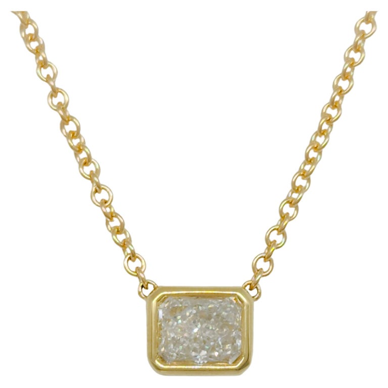 GIA White Diamond Radiant Pendant Necklace in 18k Yellow Gold For Sale ...
