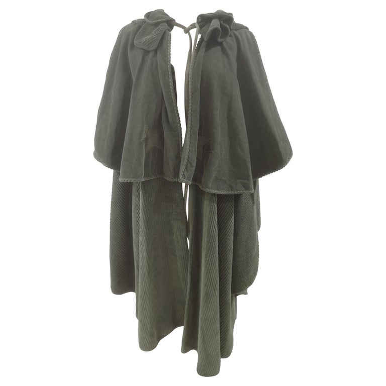 Gianni Versace green velvet cape For Sale at 1stDibs