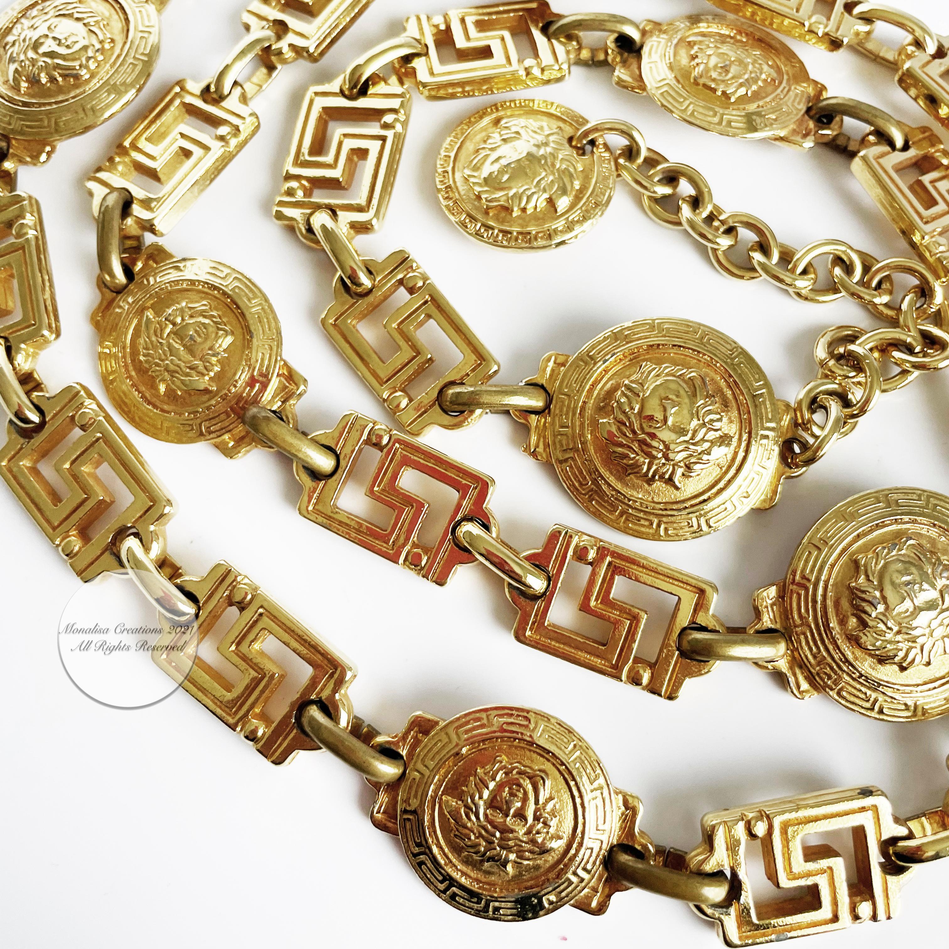 Gianni Versace Ceinture ou collier en or avec chaîne Medusa fabriqué en ...