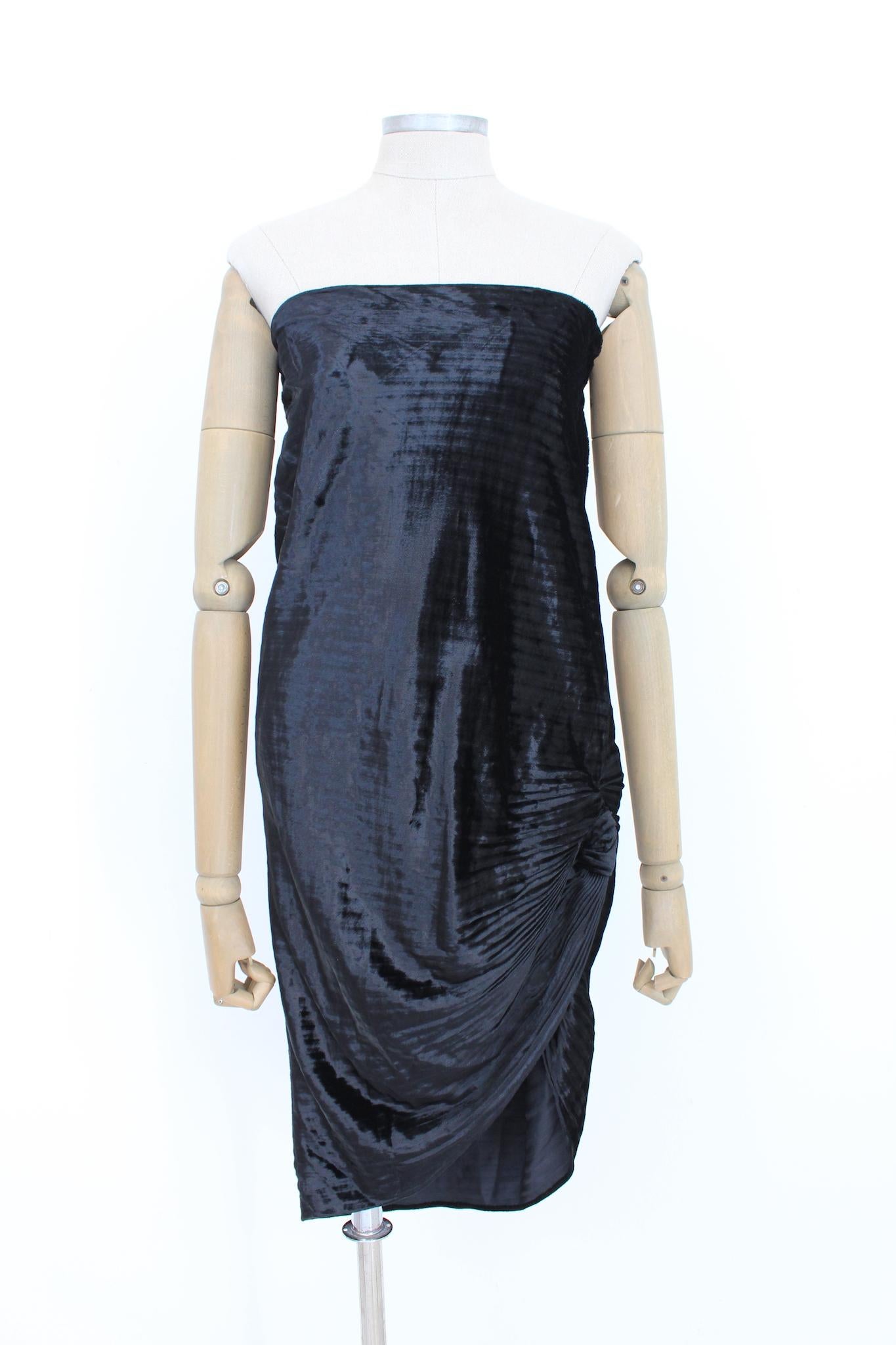 Vestido negro vintage Gianni Versace en venta en 1stDibs