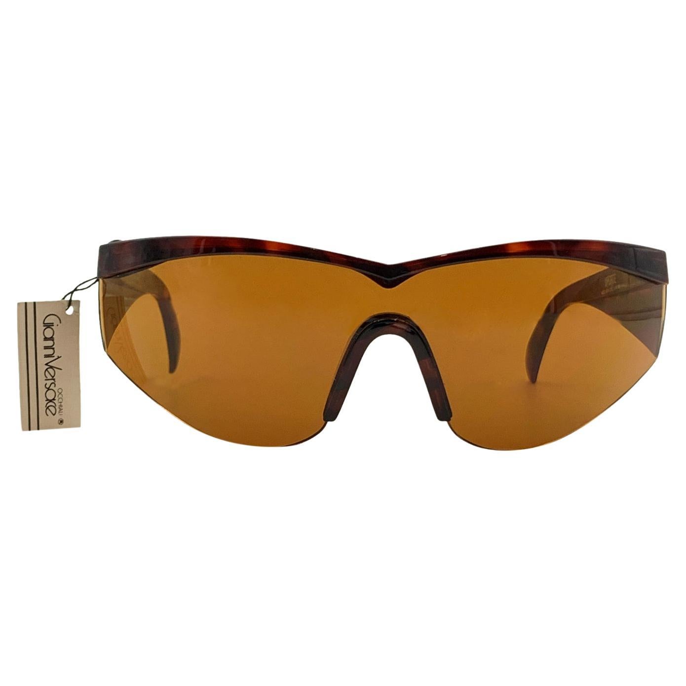 Gianni Versace Sunglasses Mod 482 Col 900 At 1stdibs Versace Gianni